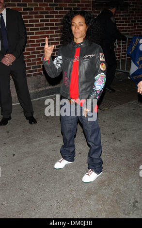 June 17, 2002 - New York, NEW YORK - K46510AR.JADA PINKETT SMITH AND ...