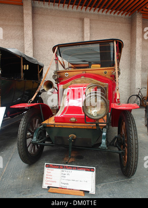 The 1910 Renault AX is a French automobile known for its early 20th ...