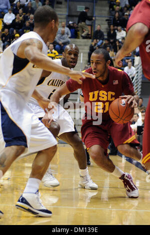 January 9, 2010 - Dwight Lewis of USC during the game between ...