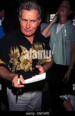 SPAWN -1997 MARTIN SHEEN Stock Photo - Alamy