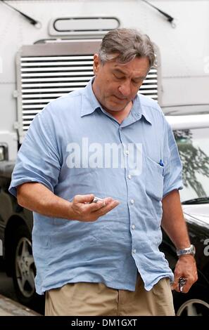 June 9, 2005 - 09 June 2005 - New York, NY - Phoebe Cates and Kevin ...