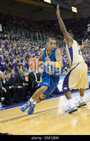 San Jose State guard Adrian Oliver (2) shoots over Washington guard ...
