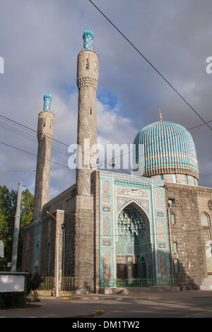 Russia, St Petersburg, tiled minarets and dome of St Petersburg Mosque ...
