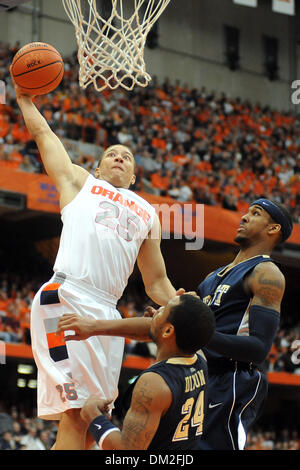 Syracuse Guard Brandon Triche (25) in game action between the Notre ...