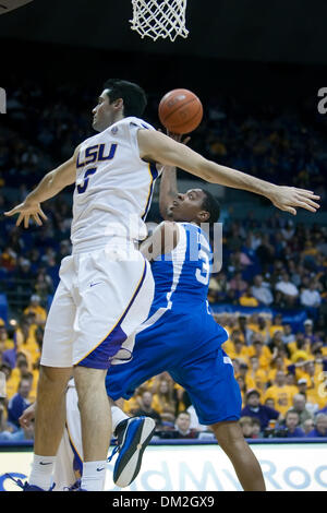 Kentucky at LSU; Kentucky guard Darnell Dodson shoots a three pointer ...