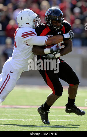 Texas Tech RB Baron Batch (25) burst up the middle in the first half ...