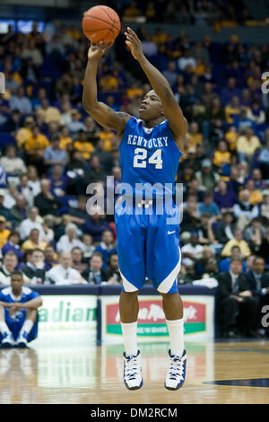 Kentucky at LSU; Kentucky guard Eric Bledsoe shoots a three pointer ...