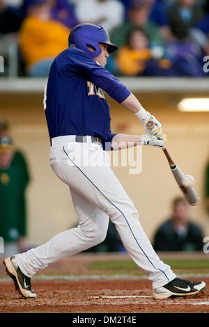 William & Mary at LSU; LSU first baseman Blake Dean (34) tosses the ...