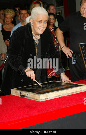 Oct. 22, 2002 - Hollywood, CALIFORNIA - GRACE SLICK AND HER DAUGHTER ...