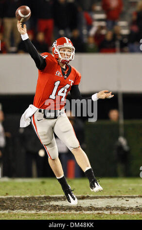 Georgia quarterback Joe Cox (14) calls an audible at the game against ...