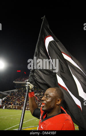 ATLANTA, GA - NOVEMBER 28: Defensive lineman Jordan Hall #44 of the ...