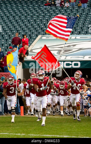 Temple Owls linebacker John Haley (46) coming over to Temple Owls ...