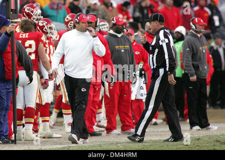 Cleveland Browns head coach Todd Monken watches drills during the NFL ...