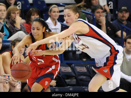 Saint Mary's Jasmine Smith tries to get by Gonzaga's Courtney ...