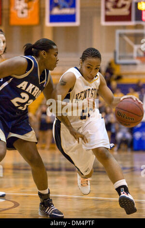 24 February 2010: Kent State Golden Flashes Jamilah Humes (25) grabs a ...