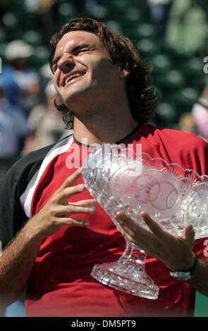 Apr 03, 2005; Key Biscayne, FL, USA; Federer wins 2-6, 6-7, 7-6, 6-3, 6 ...