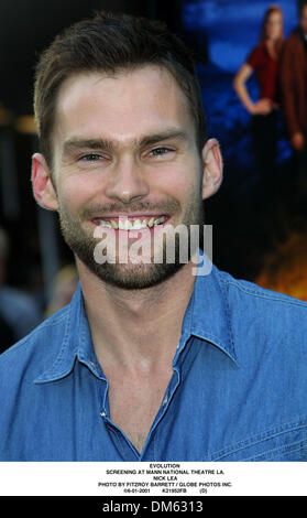 SEANN WILLIAM SCOTT "EVOLUTION" LA PREMIER WESTWOOD LA USA 01 June 2001 ...