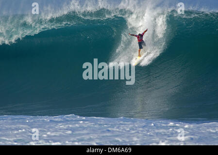 Dec 17, 2004; North Shore, HI, USA; Surfer TAJ BURROW in round 2 heat 2 ...