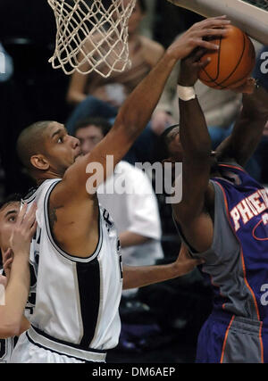 SAN ANTONIO, TX - DECEMBER 28: The Heisman Trophy and the Valero Alamo ...