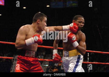 Sep 22, 2005; Las Vegas, NV, USA; FILE PHOTO. LEAVANDER JOHNSON (35 ...