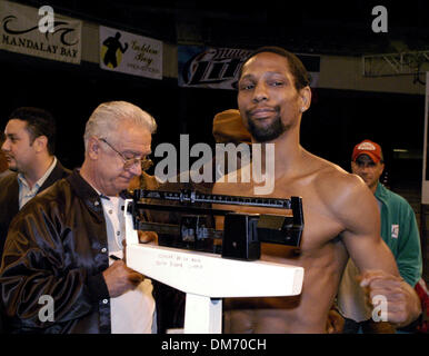 Sep 22, 2005; Las Vegas, NV, USA; FILE PHOTO. LEAVANDER JOHNSON (35) has died Sept 22, 2005 of ...