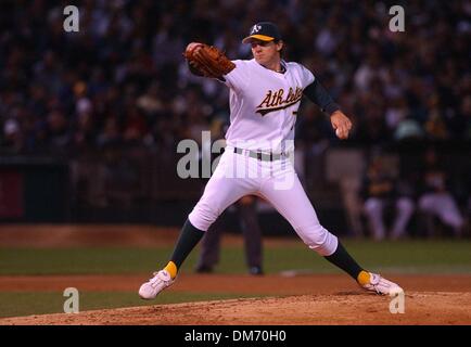 Seattle Mariners starting pitcher Luis Castillo throws against the ...