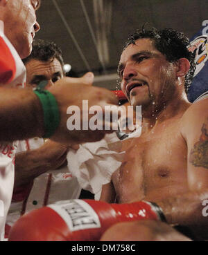 Sep 23, 2005; Los Angeles, CA, USA; JAVIER JAUREGUI (49-12-2 34KO ...