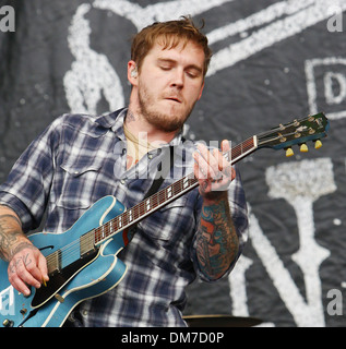 Brian Fallon of Gaslight Anthem Reading Festival 2012 - Performances ...