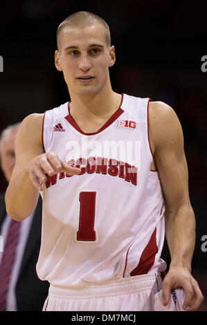 Milwaukee, Wisconsin, USA. 4th Dec, 2022. A Starbucks airport store is ...