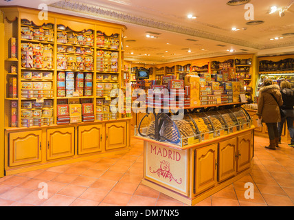Sweet and biscuit shop for tourist souvenirs in Madrid, Spain Stock ...