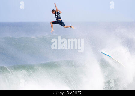 Nov 16, 2005; Haleiwa, HI, USA; NATHANIAL CURRAN (USA) (pictured) was a ...