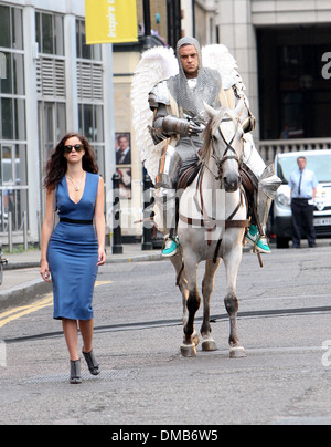 Robbie Williams and actress Kaya Scodelario film for Robbie's new music ...