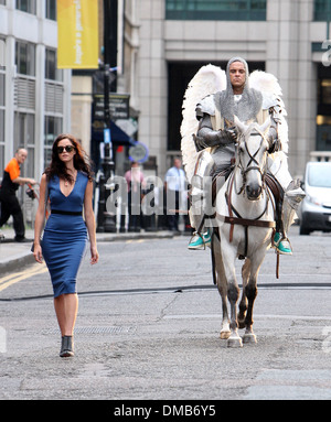 Robbie Williams and actress Kaya Scodelario film for Robbie's new music ...