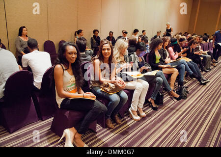 AMERICA'S NEXT TOP MODEL, (from left): model contestants Teyona ...