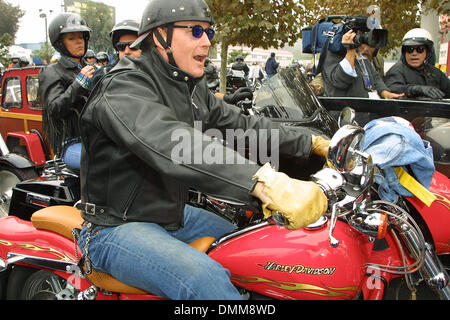 Nov. 11, 2001 - Los Angeles, CALIFORNIA, USA - ROBERT PATRICK ON HIS ...