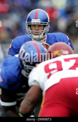 10 October 2009: Kansas quarterback Todd Reesing (5) before the snap ...