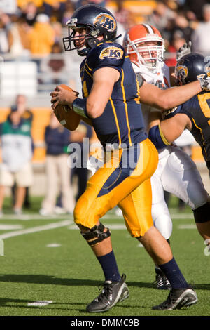 10 October 2009: Kent State Golden Flashes Sam Kirkland (12) eludes the ...