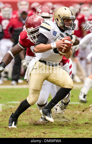 17 October 2009: Army Black Knights quarterback Chip Bowden (10 ...