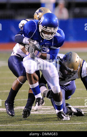 17 October 2009: Buffalo wide receiver Naaman Roosevelt gets his hands ...
