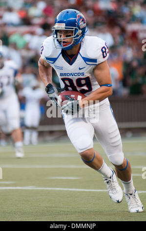 Boise State wide receiver Tyler Shoemaker (89) carries the ball during ...