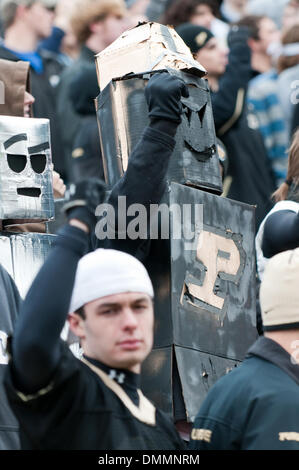 WEST LAFAYETTE, IN - OCTOBER 14: Purdue Boilermakers offensive lineman ...