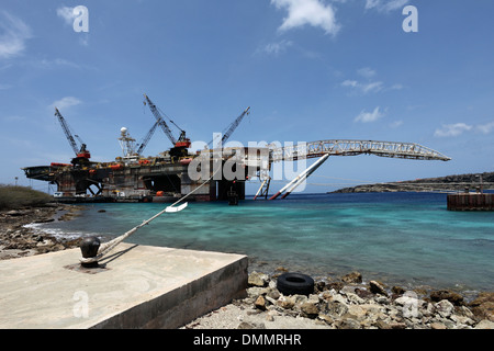 Curacao, Willemstad, Oil rig under repair Stock Photo - Alamy