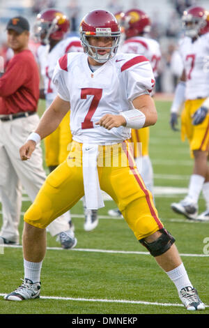 12 September 2009: USC Trojans Stafon Johnson (13) runs the football ...