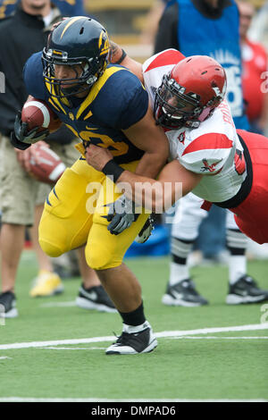 12 September 2009: Cal senior defensive back Syd'Quan Thompson brings ...