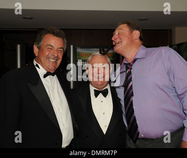 Recreation of a picture where Tony Jacklin is pictured with Frank ...