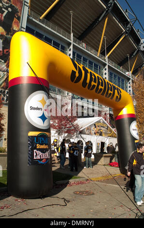 Pittsburgh Steelers fans tailgate outside of Heinz field in Pittsburgh ...
