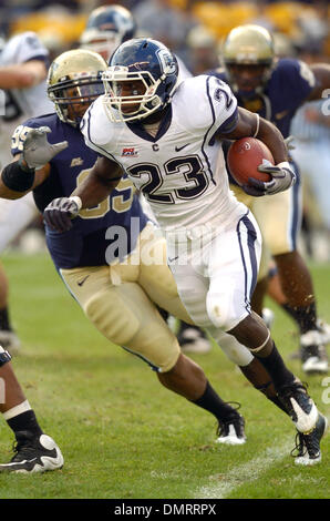 Pittsburgh Panthers tight end Nate Byham (80) runs for yardage after a ...