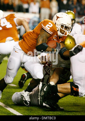 Texas running back Vondrell McGee attempts to catch a pass in the end ...