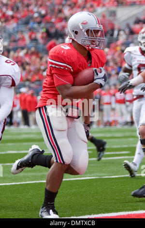 31 October 2009: Ohio State Buckeyes running back Brandon Saine (3 ...