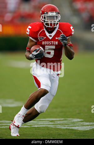 05 September 2009: University of Houston's Bryce Beall comes over the ...